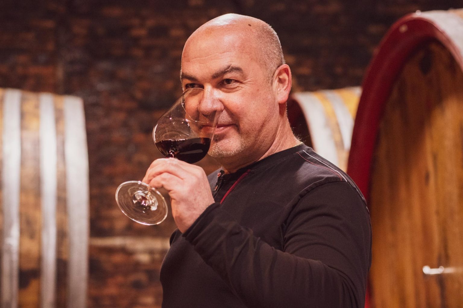 Dekantace vína – Proč dekantovat a jak na to? | VINIUM Velké Pavlovice